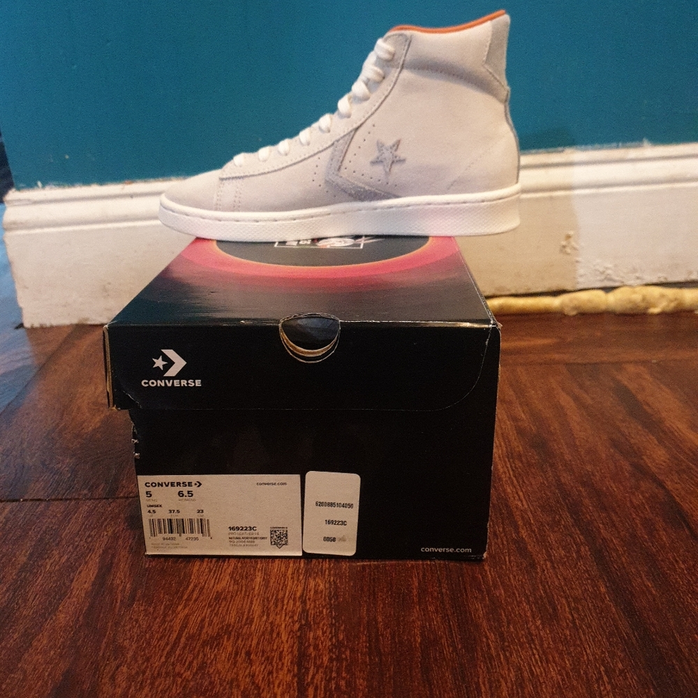 Converse 80 Years Of Bugs Bunny Pro Leather Hi Ivory … - Gem